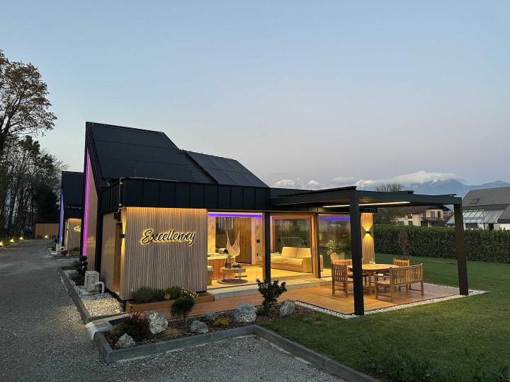 Luxury Holiday Home With Terrace Hot Tub And Sauna - Kranj