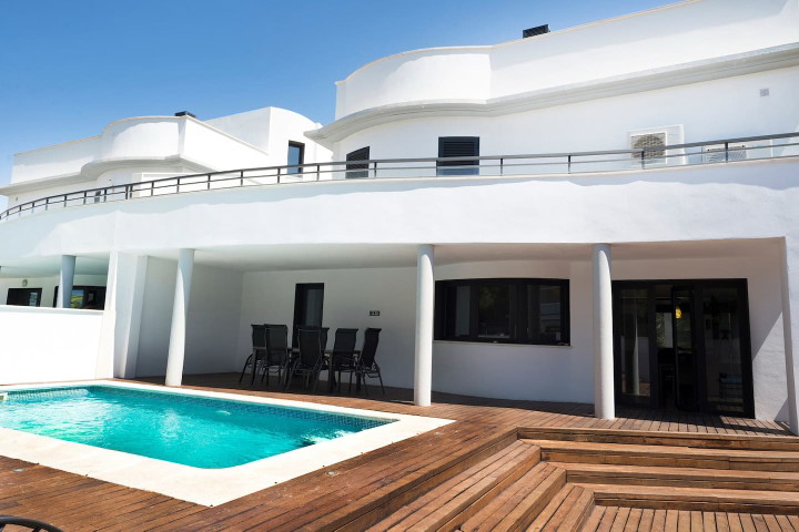 Beachfront Vacation Home With A Pool - Can Pastilla