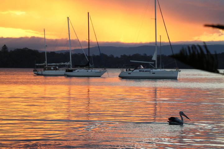 Lakes Edge Cottage - Self Contained - Newcastle