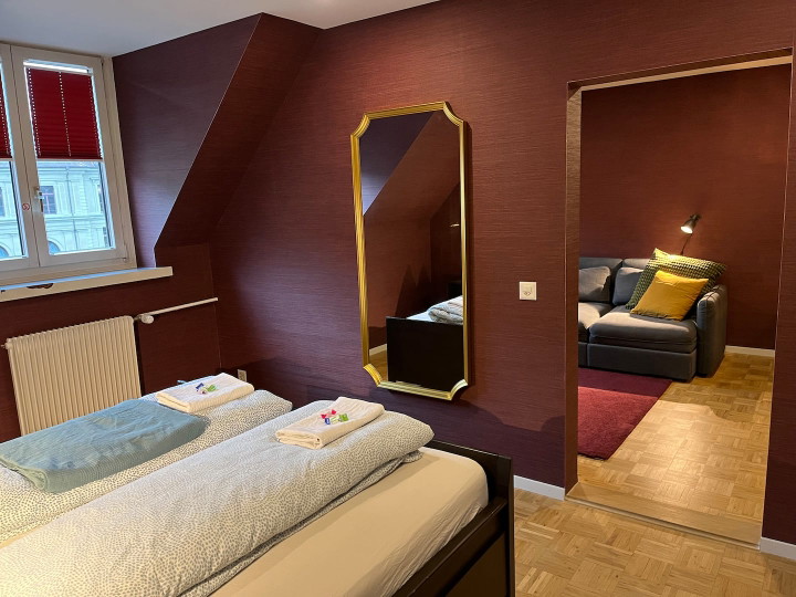 Red Apt, Old Town @Station - Berne