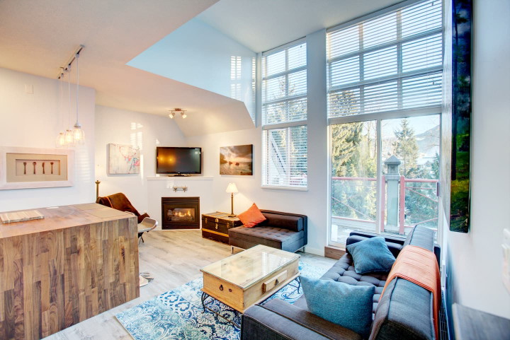 Modernvillagepenthouse-views Free Parking Hot Tub! - British Columbia