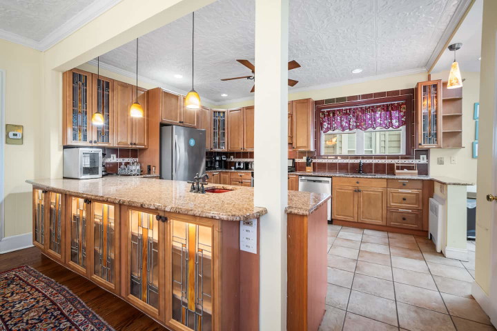 Charming Victorian 4 Houses From The Beach! - Atlantic City, NJ