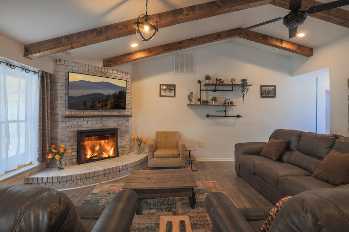 3b/2.5 Bath Cottage W/pool/hottub/close To Main St - Tennessee