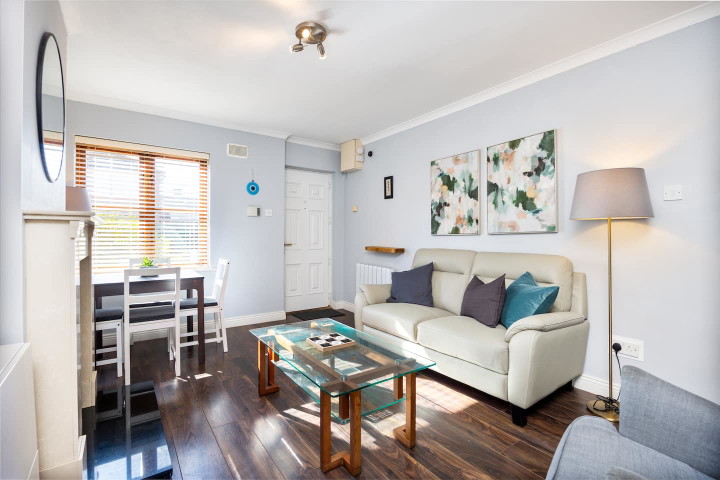 Chic 3-bed House Near 3arena & Bord Gáis Theatre - ダン・レアレ
