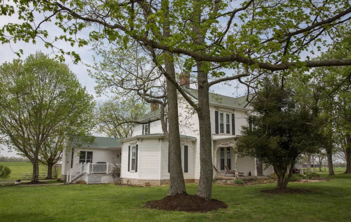 Welcome Hall - Classic & Beautiful Horse Farm Stay - Lexington, KY