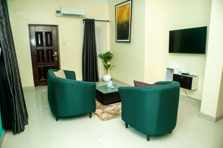 Private 1-b/r Fully Furnished Condo Unit [A201] - Lagos