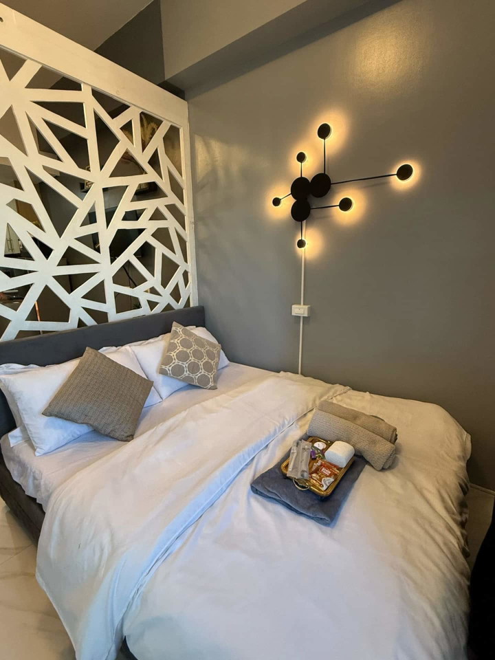 Dubai Mood Condo / Staycation - Breeze Residences - Manila