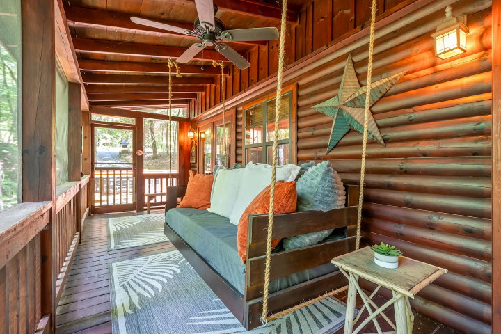 Experience Hibernation Station In Ellijay, Ga - Ellijay, GA