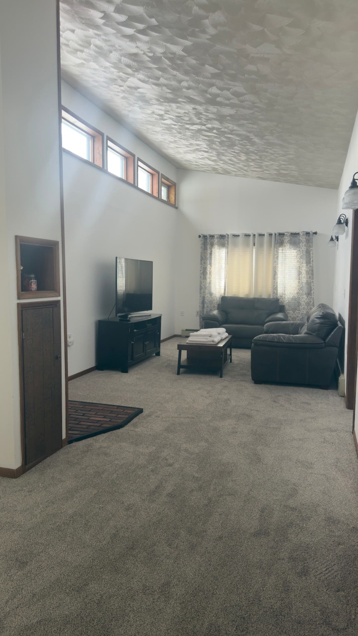One Bedroom With Large Living Rm - Fairbanks, AK