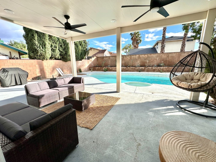 Beautiful House, Spa, Bbq, Six Flags (9 Mi) - Santa Clarita, CA