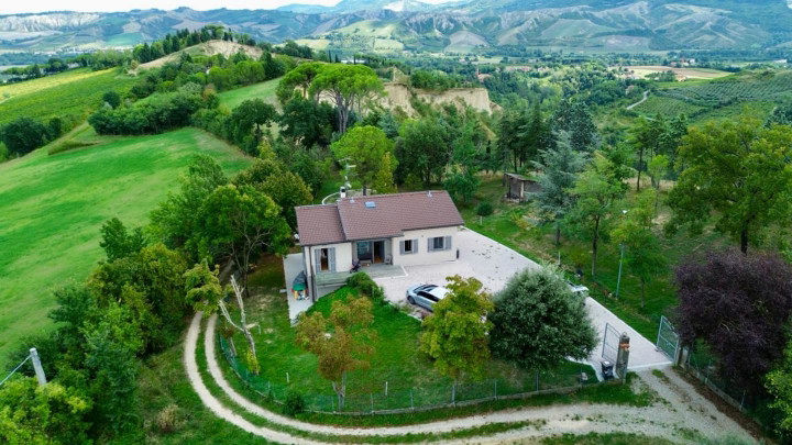 Villa Moderna Immersa Nei Campi - Imola