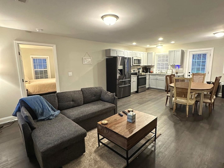 Comfy 4br Near Downtown Clayton | Pets Welcome - Clayton, NC