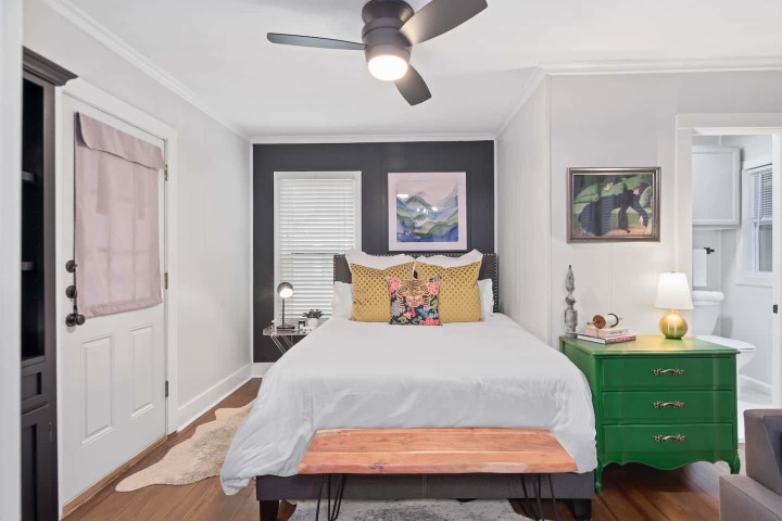 Chic Flat: 4 Blks To Square - Denton, TX