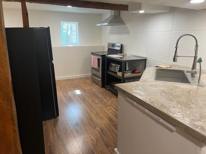 Renovated 1 Bedroom Basement Unit W/ Parking - Gallup, NM