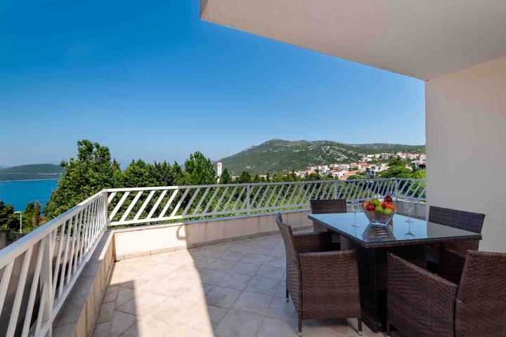 Spacious Apartment,beautiful View,near The Center - Neum