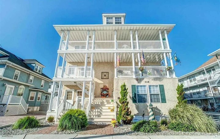 Shore Beats Work, 5bd 3ba - New Jersey