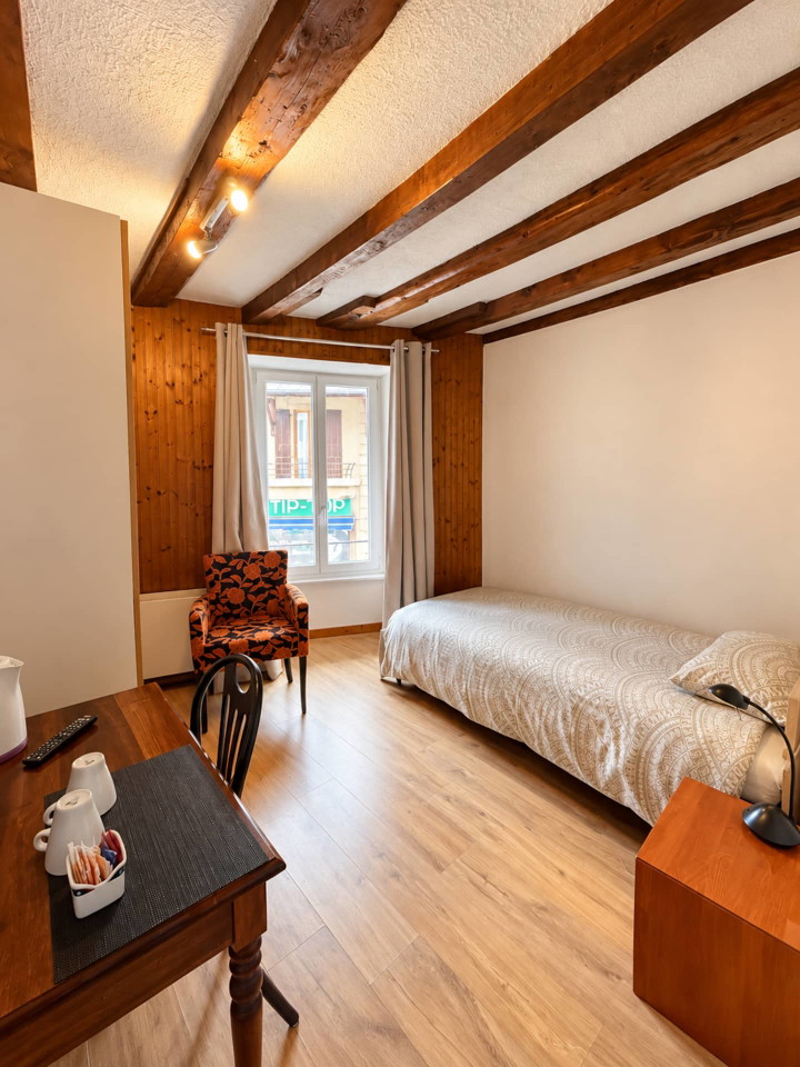 Chambre Cosy Au Cœur Du Jura | Hôtel La Poste - Divonne-les-Bains