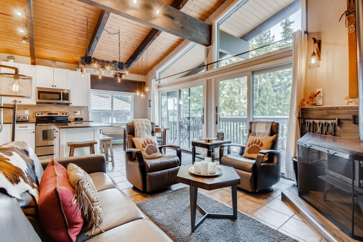 Cozy East Vail Condo On Gore Creek! #008412 - Vail, CO