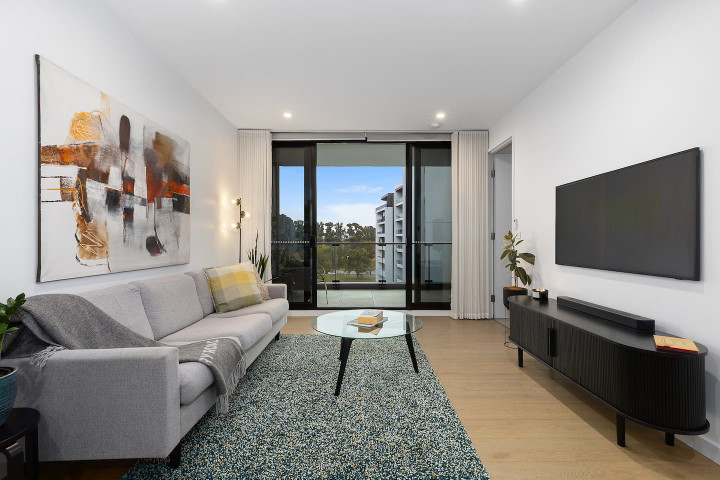 Perfect Location With 5 Star Amenities - Canberra