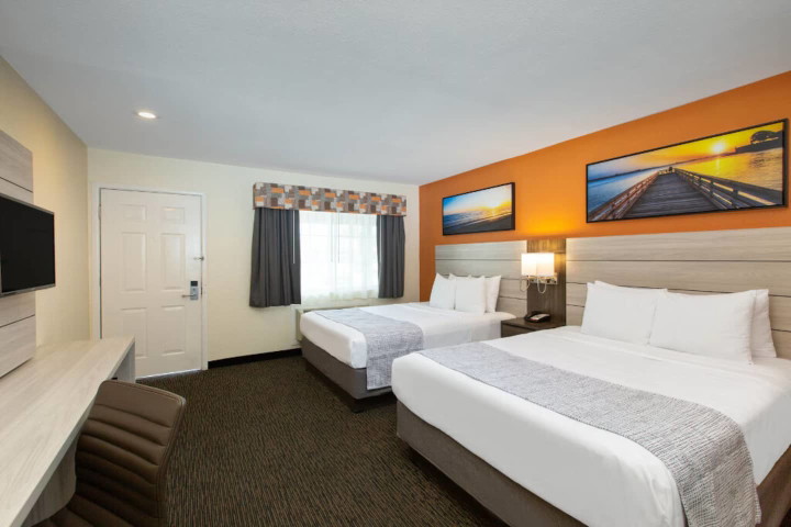 Days Inn Monterey | 2 Queen Beds | Group Trip - Monterey, CA