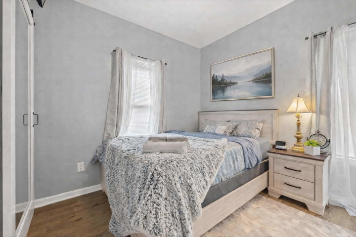 Cozy Spring Cottage L Newnan Square - Newnan, GA