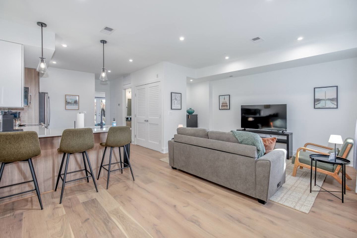2 Bedroom Unit W/ Balcony - Capitol Hill! - Washington, DC
