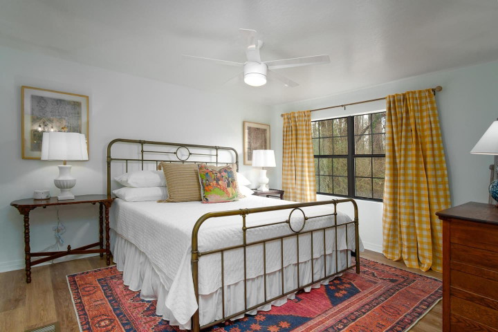 Cottage W/king Bed, Firepit + Small Town Charm - Laurel, MS