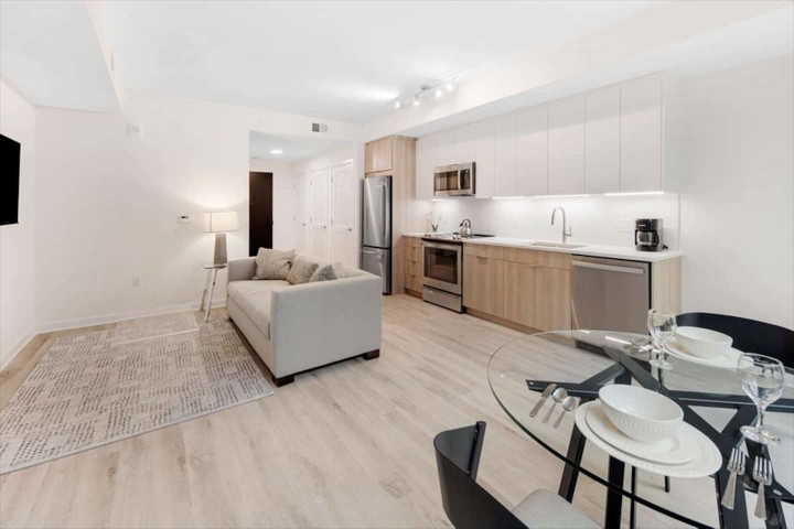 Prime Location, Near Mall Deluxe Suite - Washington D.C., DC