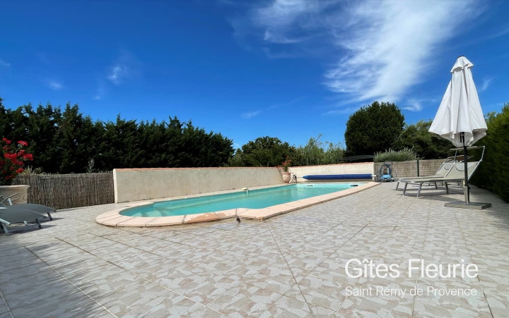 Gîtes Fleurie Avec Piscine - Gîte Gardenia - Bouches-du-Rhône