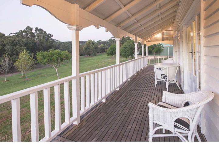 Romantic Luxury Escape Plane Tree House - Dunsborough