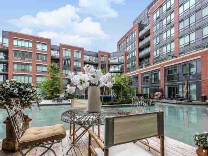 5 Star Toronto Condo - Markham