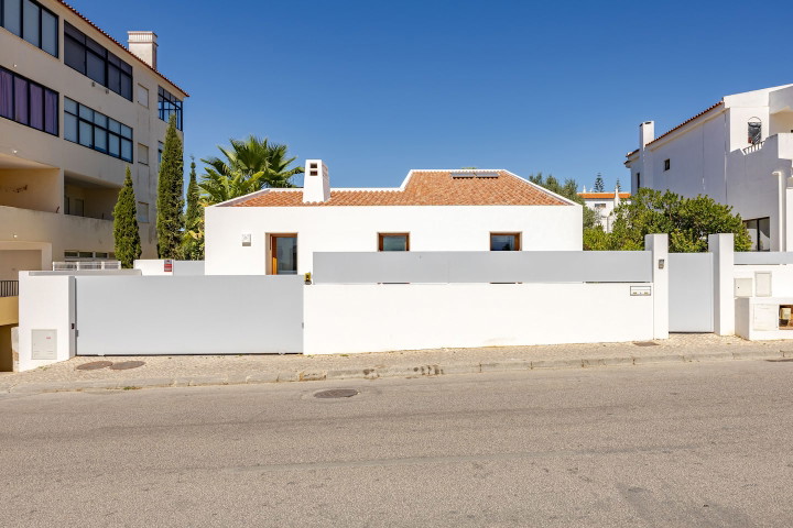 Villa With Pool Near The Beach - Alvor