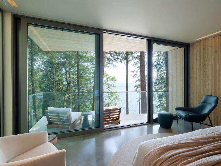 Waterfront / Sauna - Tsuga Beach Inn- Kinnikinnick - Sechelt