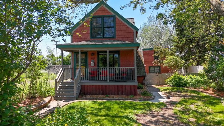 Sea Glass Cottage Near Beach Access | Pet Friendly - Duluth, MN