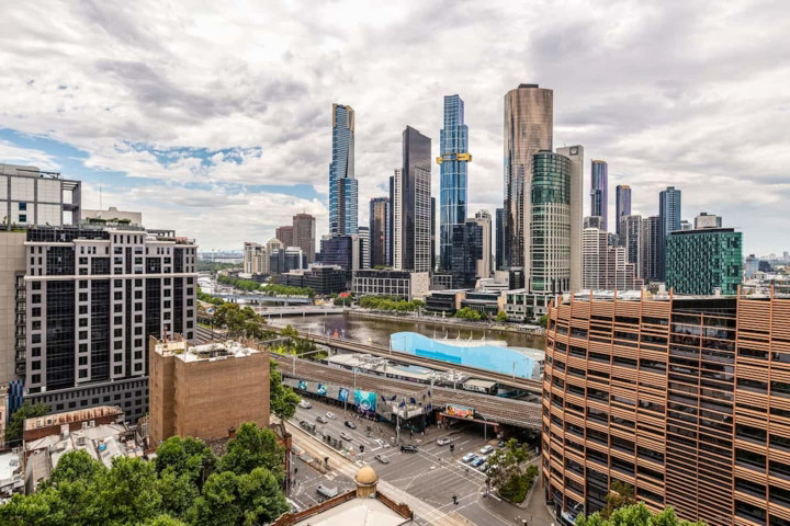Spectacular Views And Spacious 2 Bed 2 Bath! - Melbourne