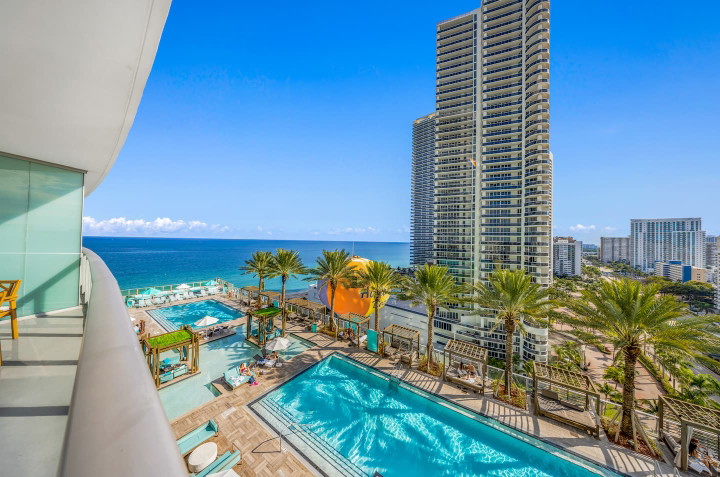 Hollywood Beach  Oceanfront 1br  Balcony & Pool! - Aventura