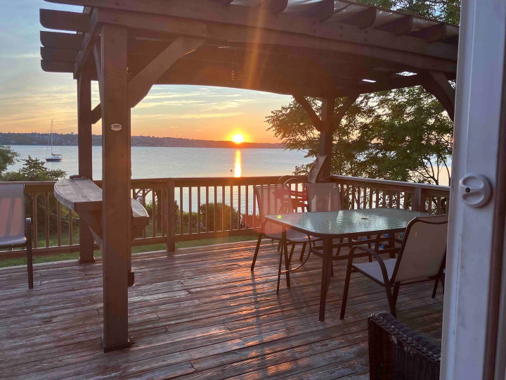 Amazing Sunsets On The Beach, Quiet And Relaxing - Tiverton, RI