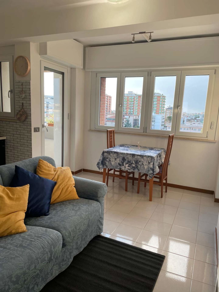 La Casita: Cozy Place With Netflix - Latina