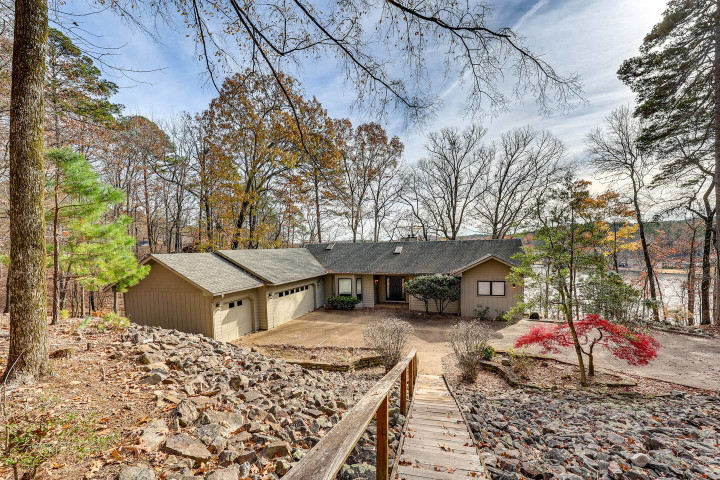Lakefront Hot Springs Village Home W/ Private Dock - Hot Springs Village, AR