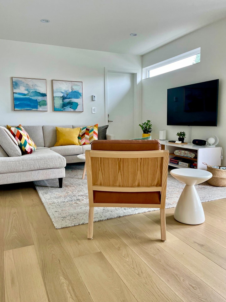 Bright And Modern Coach House Suite - Vancouver