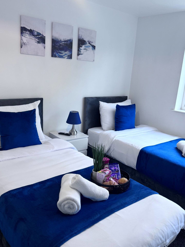 Stylish 4br Near City Centre | Free Parking | Wifi - Wolverhampton