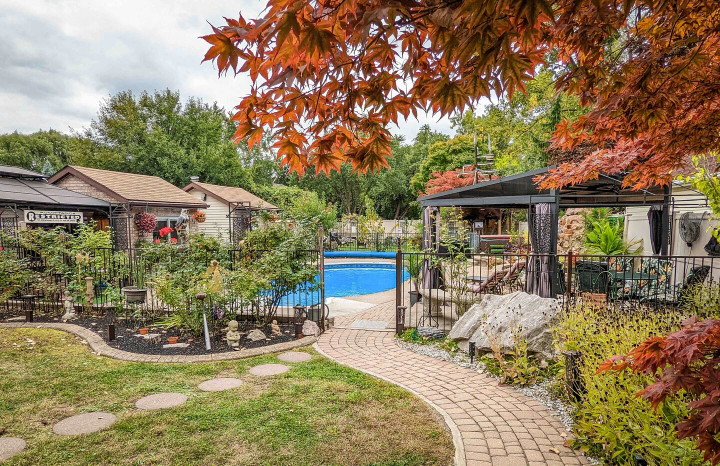 The Ambassador Estate Inn - Windsor