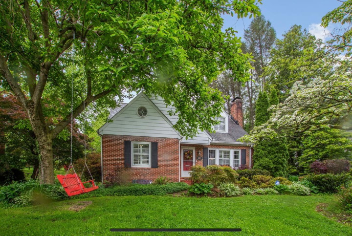 Convenient & Spacious Garden Studio - Gaithersburg, MD