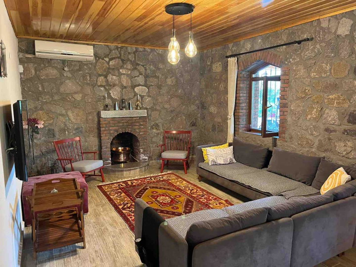 Denize 100 Mt 1400 M2 Bahçe Içinde Müstakil Taş Ev - Bademli