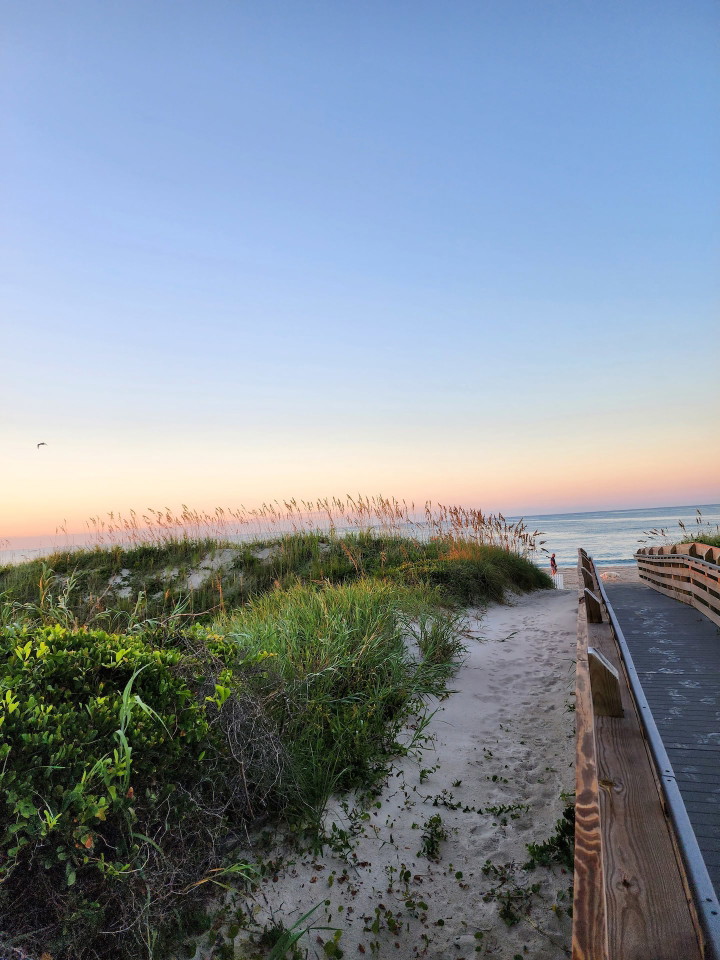 Charming 3br Beach Homewalk To Oceanpet Friendly - Morehead City, NC
