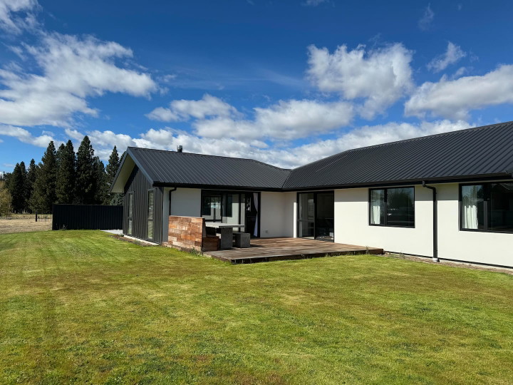 New Home- Modern Comfort Free Wifi, Mountain Views - Twizel