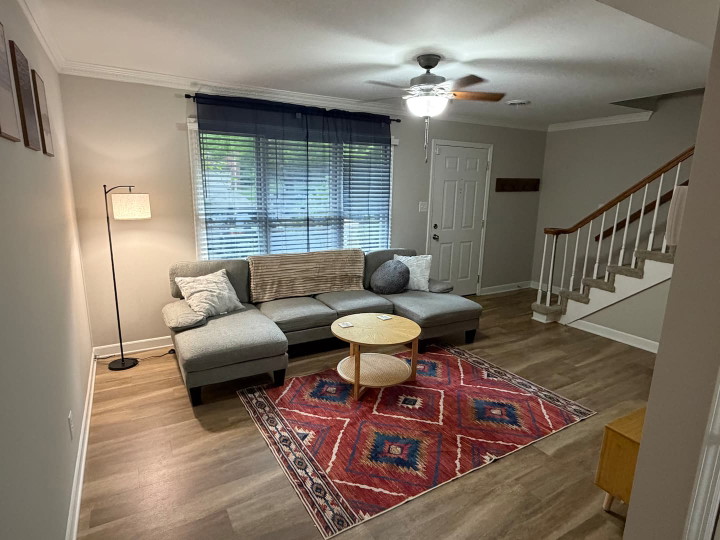 3bed/2.5bath Charming Tree-house Townhome - Spartanburg, SC