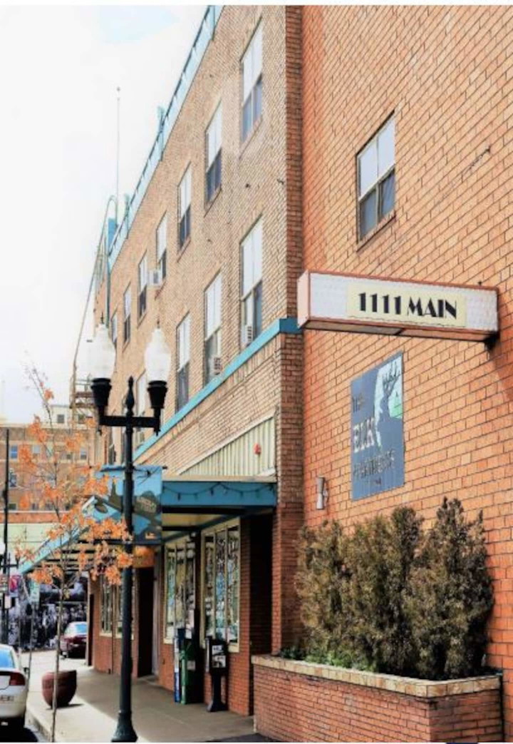 Charming Apartment 307 In A Century-old Building - Klamath Falls, OR
