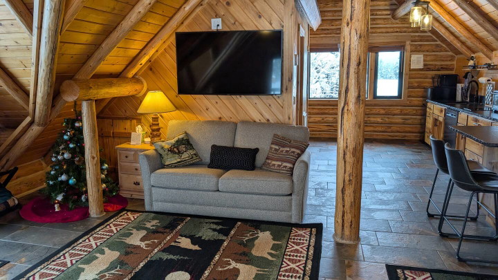 Village Green Studio Loft - Island Park, ID