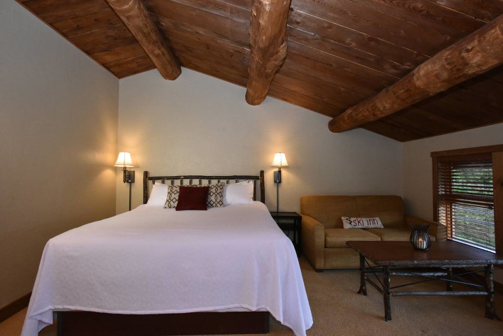 Rustic 6br Chalet | Near Ski Lifts + Private Decks - Seven Springs, PA